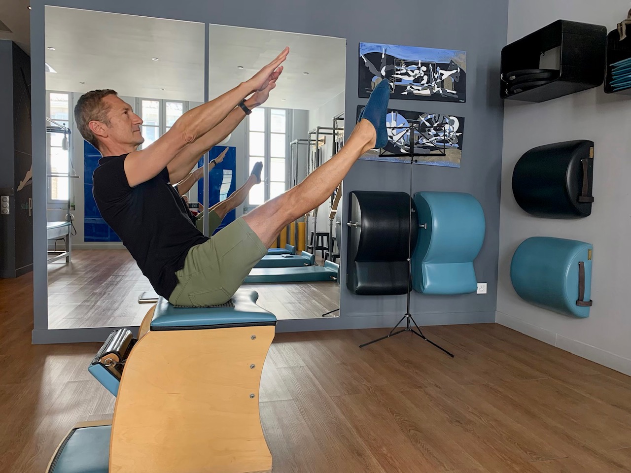 Exercice emblématique de la méthode Pilates, le Teaser - Studio pilates ...